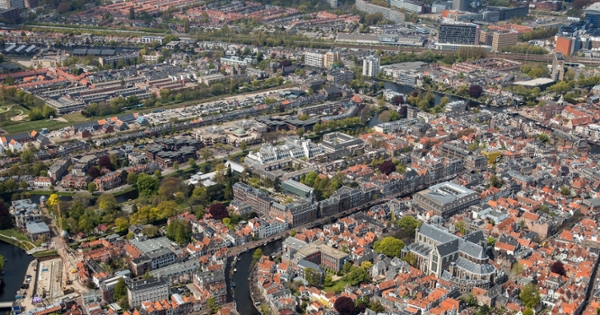 Studenten trekken Leidse wijken in - Universiteit Leiden