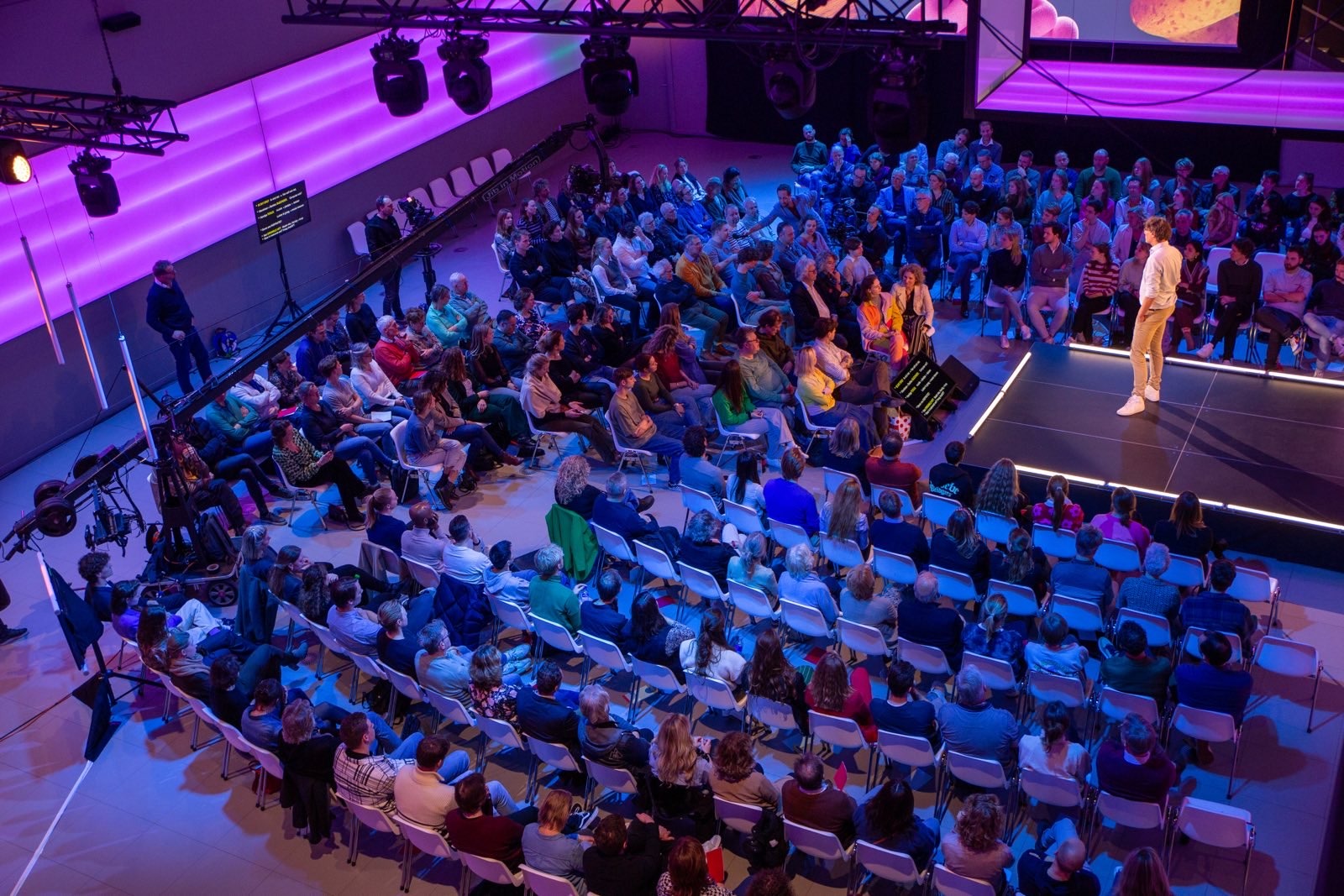 Maarten Lamers speaks about creative AI at the Universiteit van ...