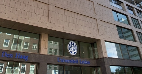 Live: protest in Wijnhaven building Leiden University - Leiden University