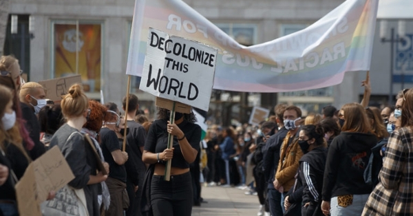 Decolonising International Justice - Leiden University