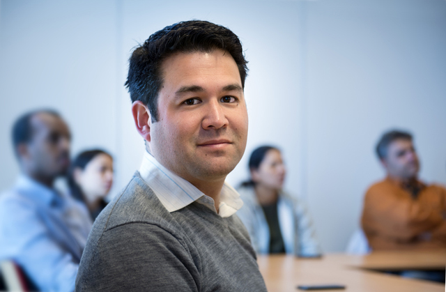 From refugees to expats: Dr Dennis helps them all - Leiden University