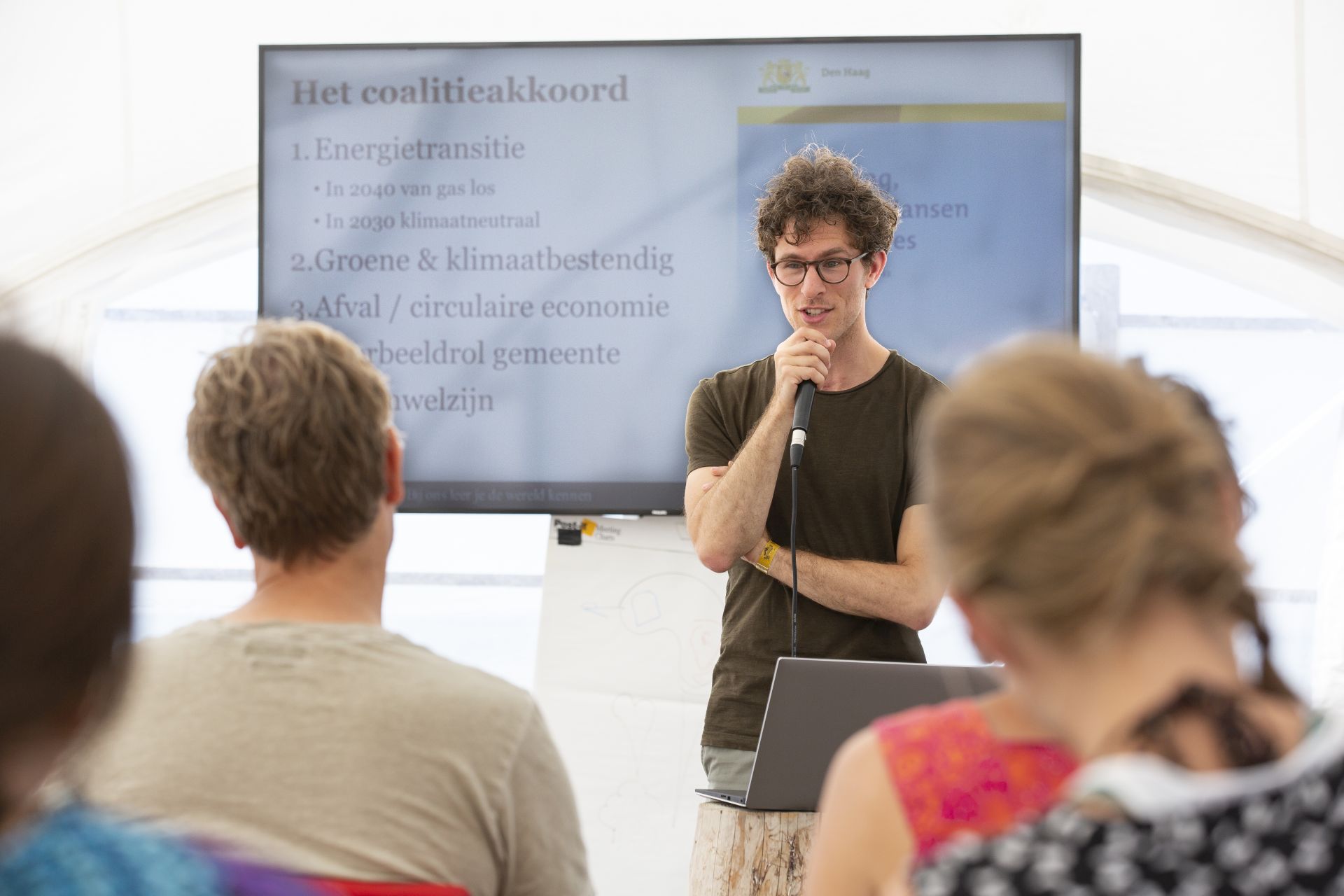 Haagse milieuproblemen uitgelegd op het strand - Universiteit Leiden