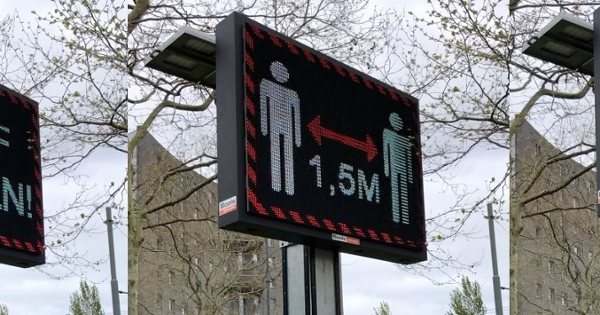 How does social distancing affect the relationship between population ...