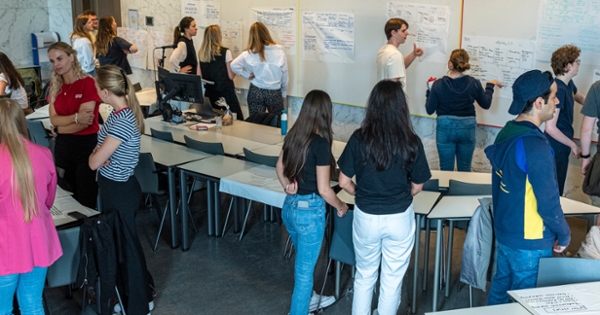 Honours Class reconciles students with the unpredictability of life ...