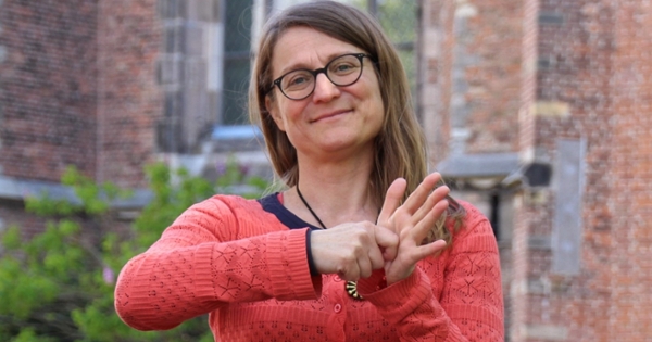 Vici for Victoria Nyst: 'The history of sign language contributes to ...