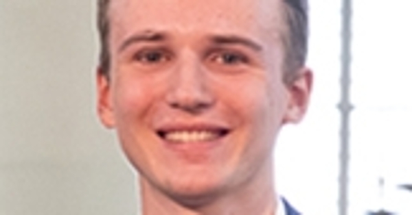 Summa cum laude je propedeuse halen, Niels de Groot deed het ...