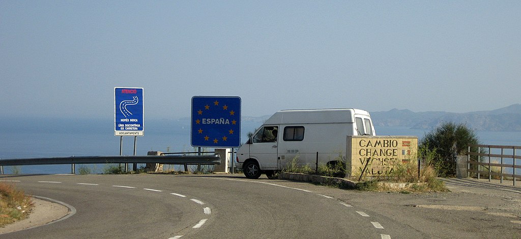 Dealing with Human Trafficking and Human Smuggling in intra-Schengen ...