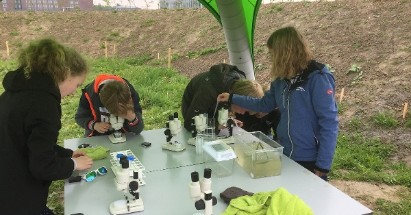 Schoolklassen bezoeken het Levend Lab - Universiteit Leiden