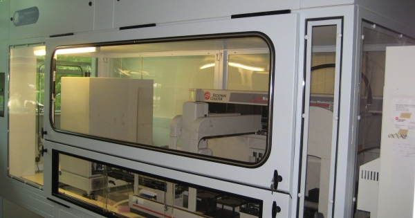 Robotic Liquid Handler - Universiteit Leiden