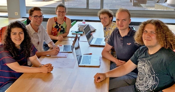 Six Computer Science master students excel and go to Oxford - Leiden ...
