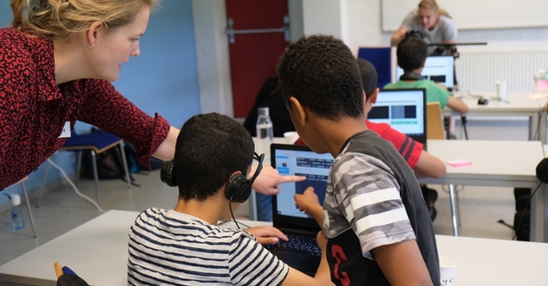 Meer dan een miljard mensen kunnen vanaf nu leren programmeren met Hedy ...