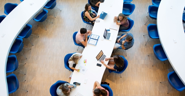 College or university? Computer science students in the right place ...