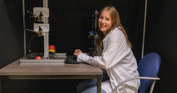 Can humans observe a single particle of light? (And what does that say ...