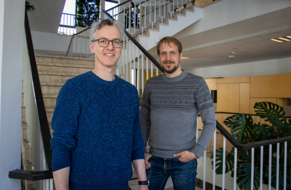 Goodbye SPSS, hallo R: ‘Now we can help students who like statistics to ...